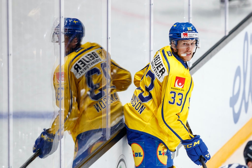 Tung skadesmäll för Tre Kronor-aktuelle Niklas Hansson – klubbens besked - HockeyNews