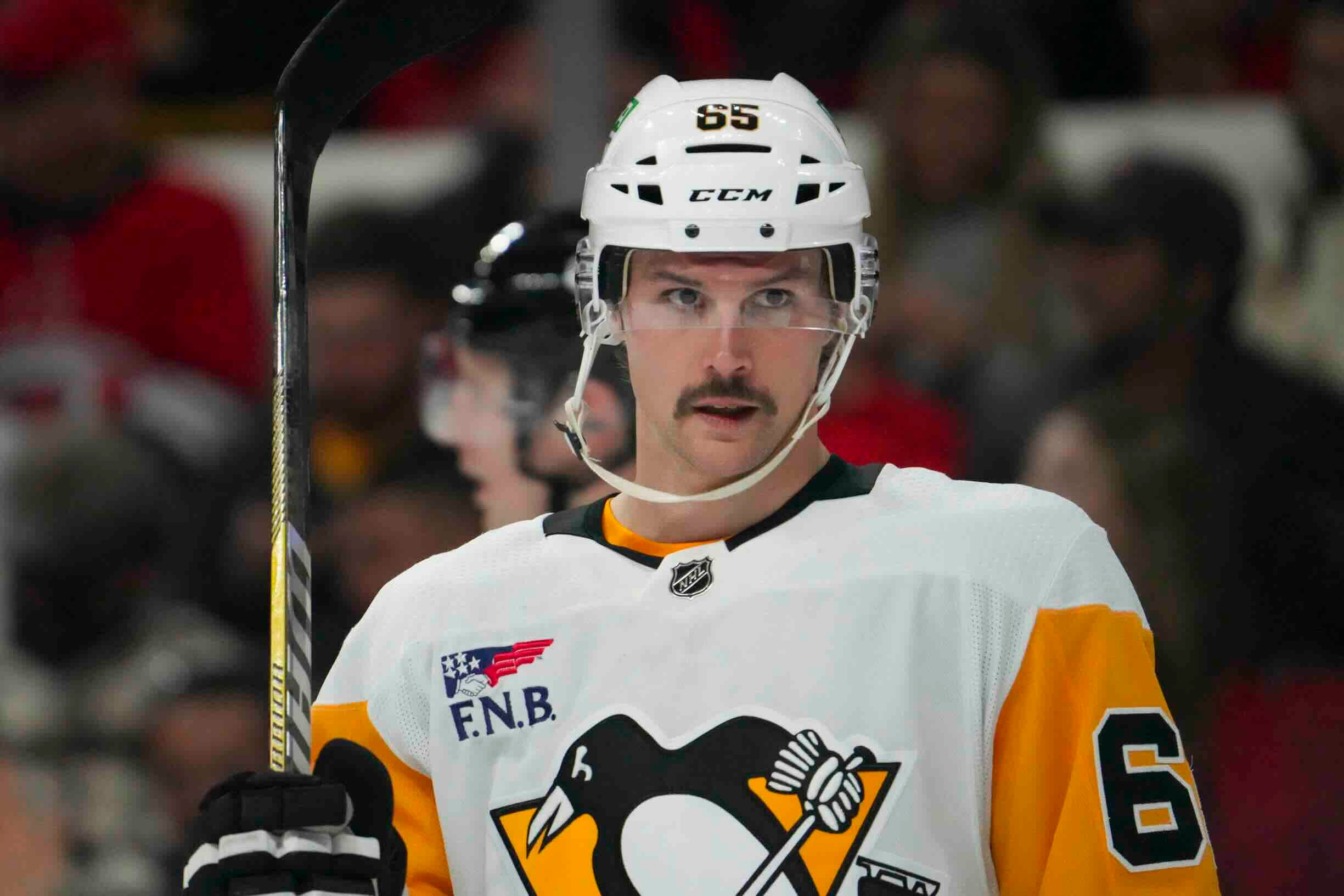 Erik Karlssons oväntade sportval – i ny klubb - HockeyNews