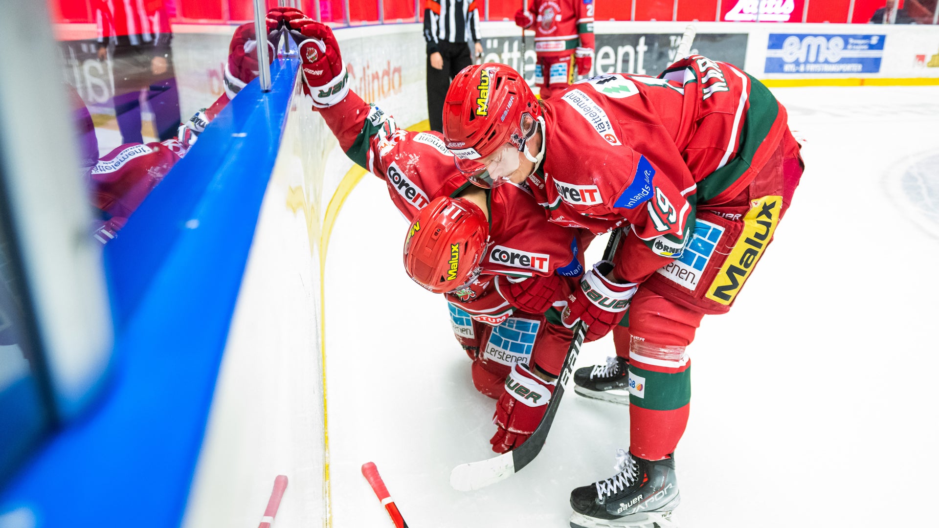 Tunga bilderna för Modo – backen lämnar isen skadad efter smäll ...
