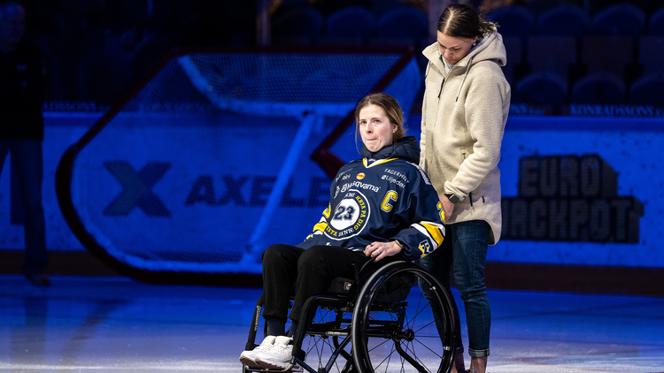 Här hyllades Sanni Hakala inför HV:s match - HockeyNews