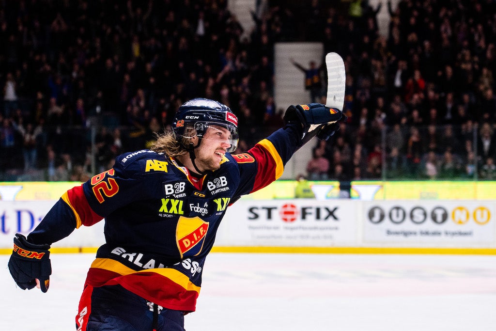 Formstark Ågren spelar för nytt kontrakt i Djurgården - HockeyNews