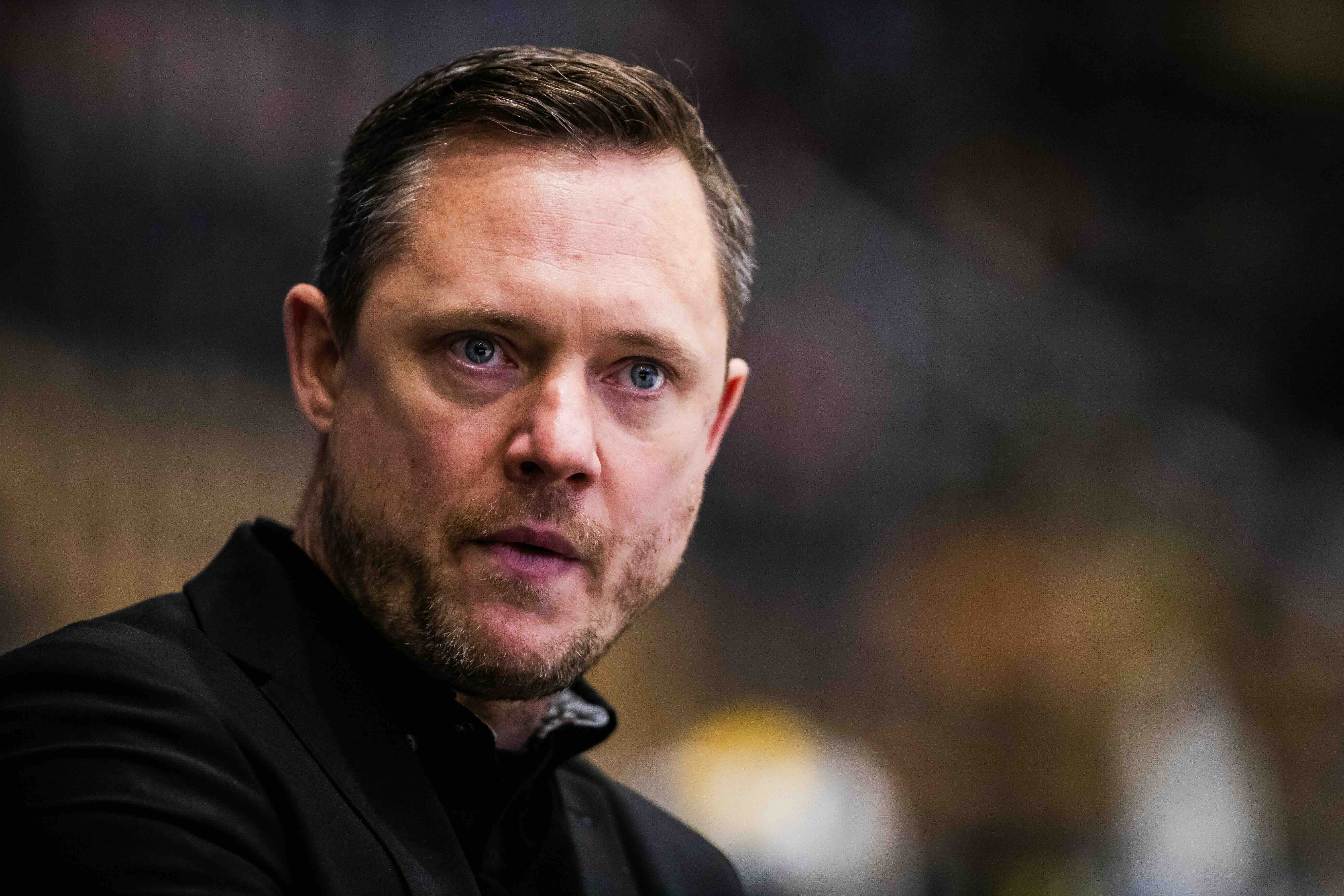 Uppgifter: Omstart i VIK – "även på tränarposten" - HockeyNews