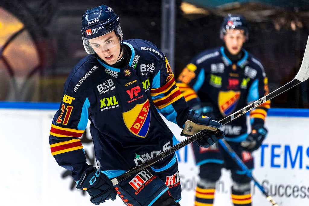 Bekräftat: Lämnar DIF för spel i ny klubb - HockeyNews