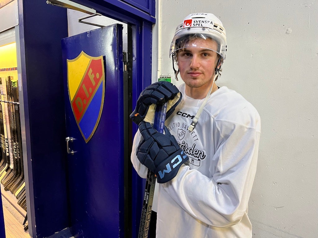 Odelius tillbaka i DIF efter blixtresan - HockeyNews