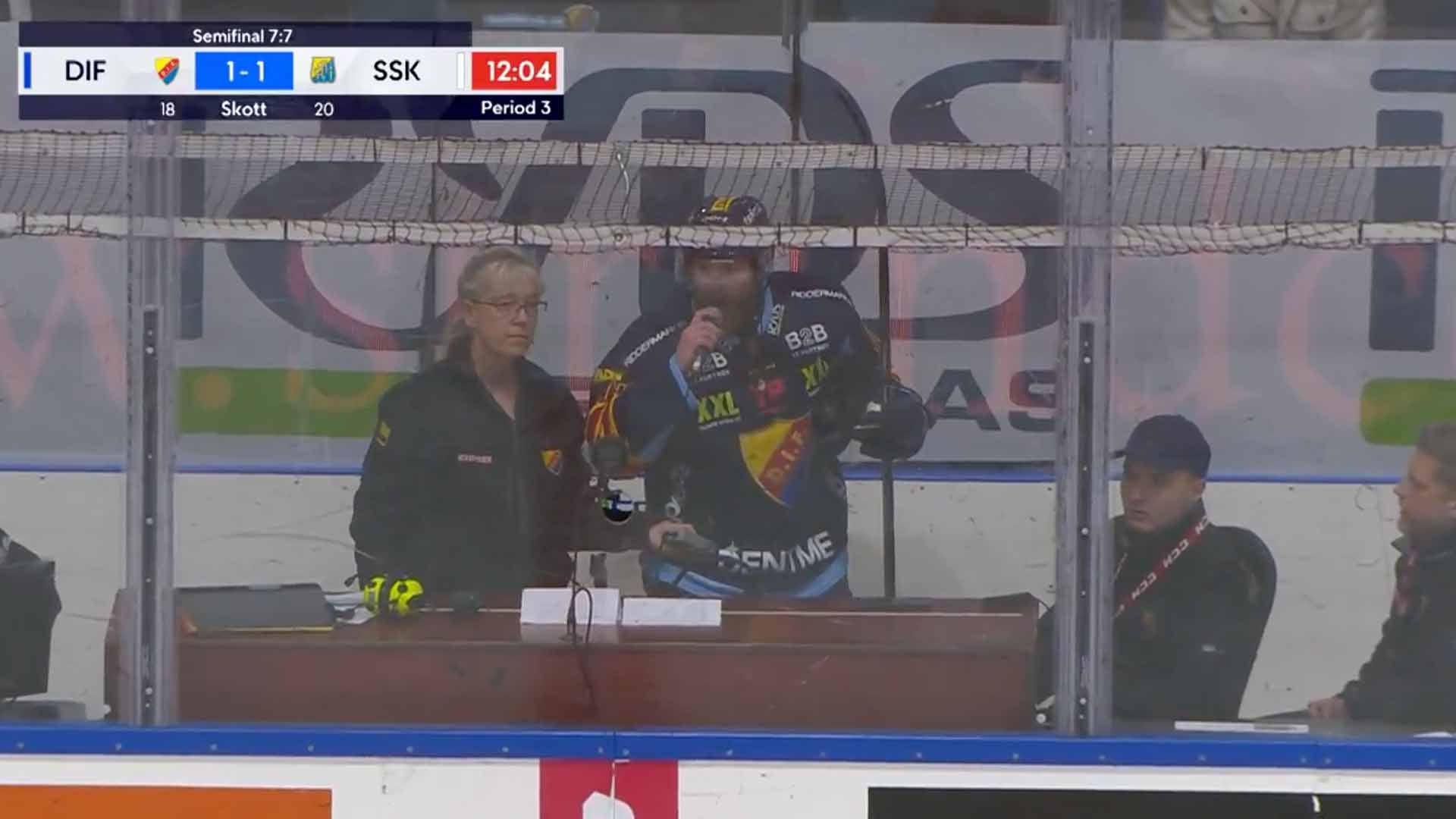 Linus Klasen skäller ut publiken på Hovet - HockeyNews